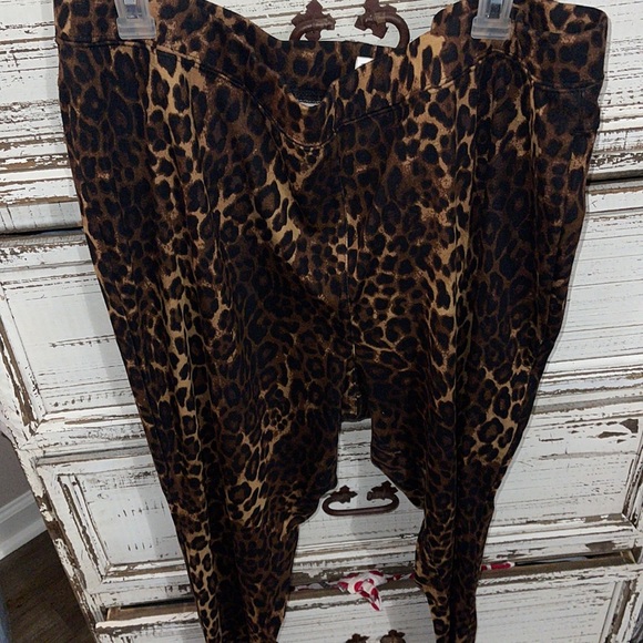 IMAN | Pants & Jumpsuits | Iman Leopard Pants Size 2x With Gold Zippers ...
